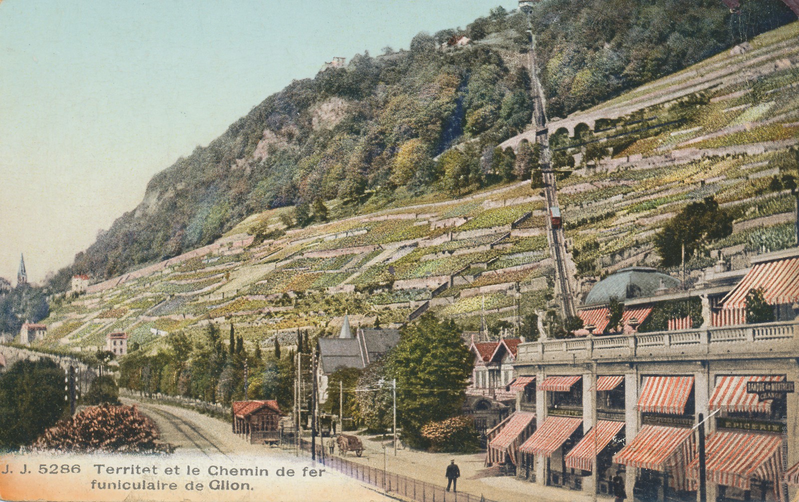 Riant-Château et la Gare de territet | Riviera-Images